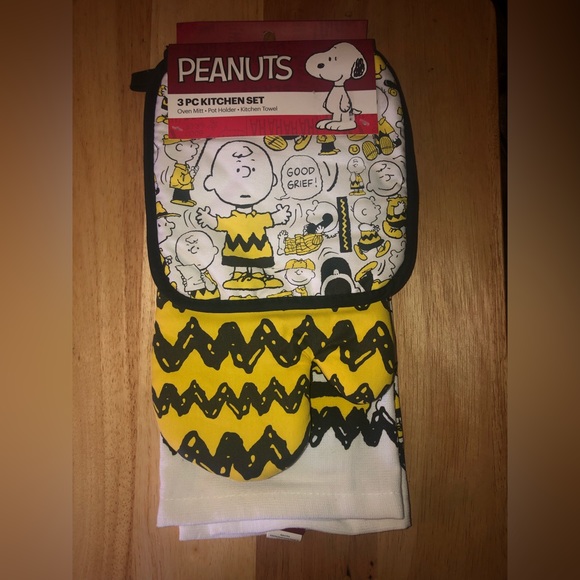 Peanuts | Kitchen | Peanuts Kitchen Set | Poshmark
